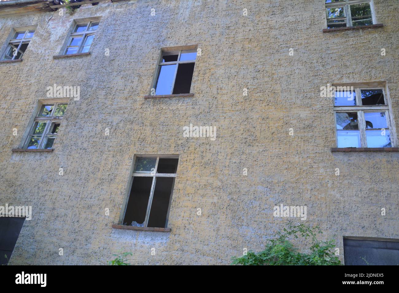 Sovjet barracks hi-res stock photography and images - Alamy