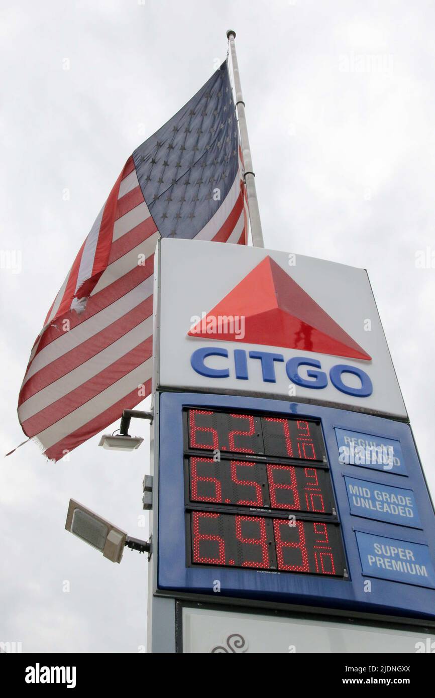 A Citgo gas station displays record high prices on its marquee in ...
