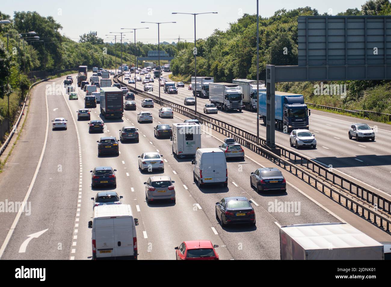 Iver, Berkshire, UK. 22nd June, 2022. The M25 at Iver was running at a ...