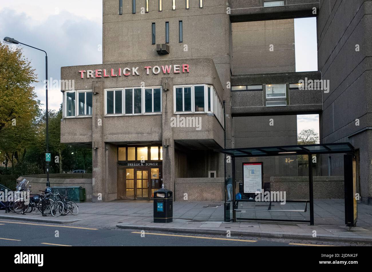 Trellick tower main entrance hi-res stock photography and images - Alamy