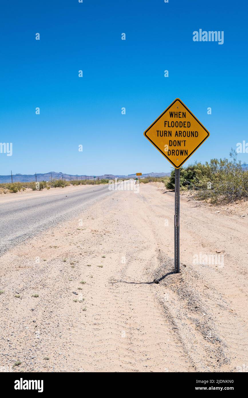 Flash flood area sign hi-res stock photography and images - Alamy