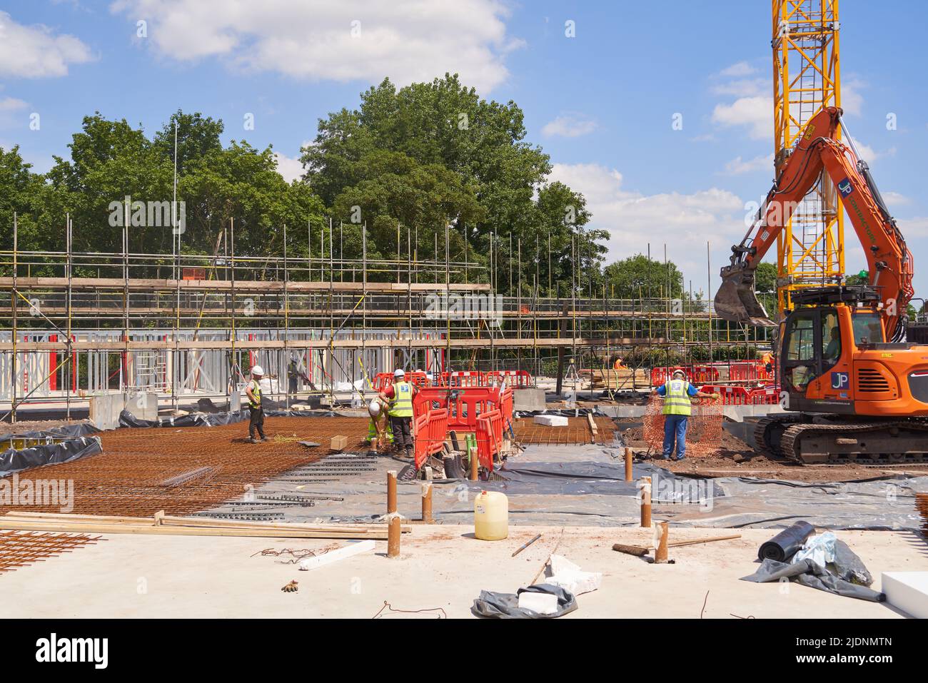 Typical modern construction site Stock Photo - Alamy