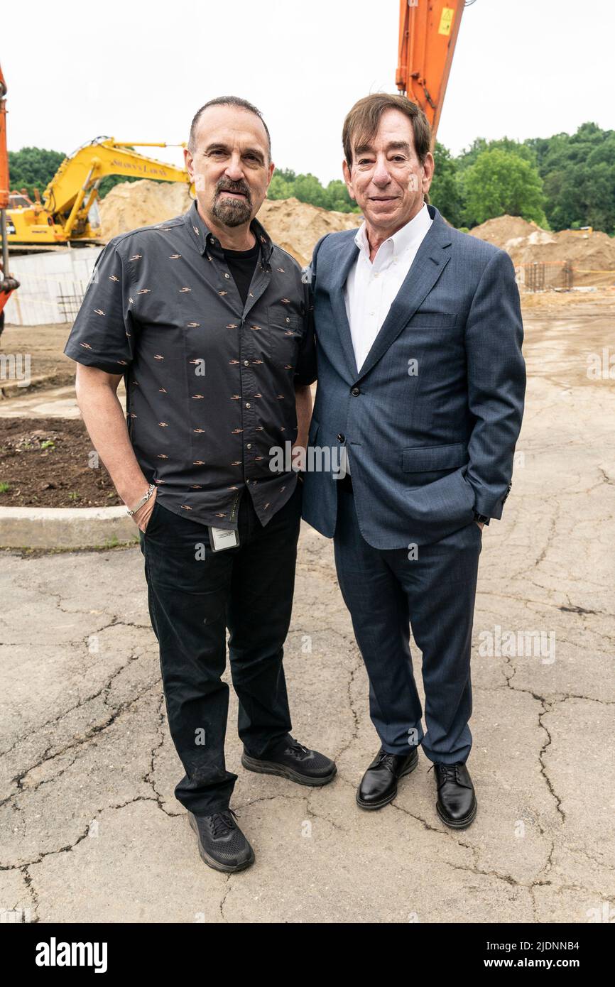 George Yancopolous and Leonard Schleifer pose after Governor Kathy ...