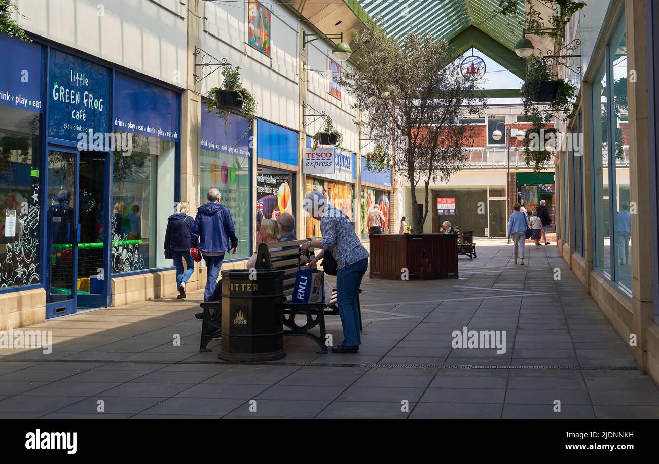 Shopping precinct interior scene Stock Photo - Alamy