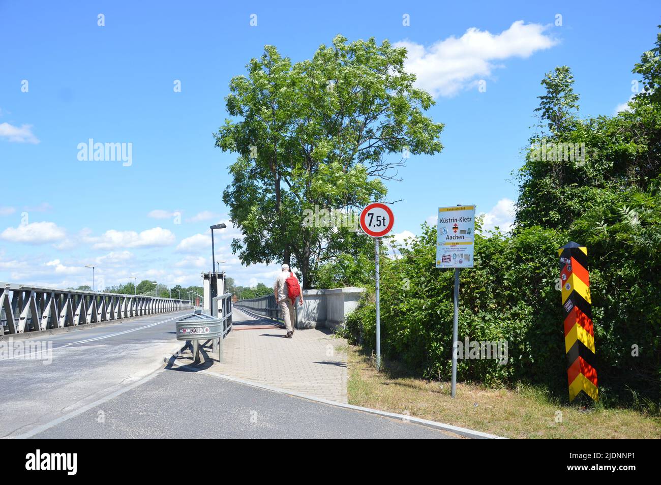 Polish german border hi-res stock photography and images - Alamy