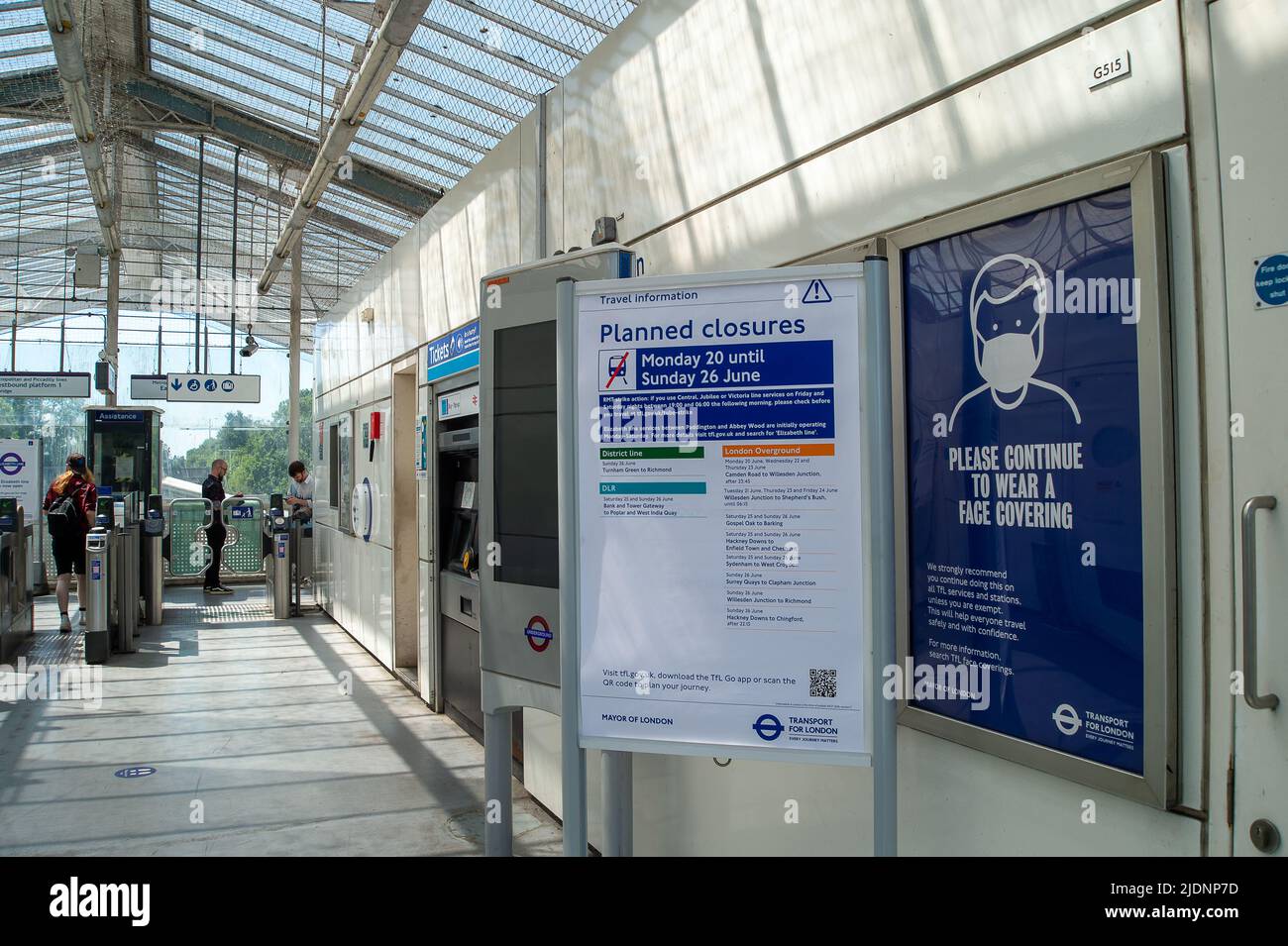 Hillingdon station hi-res stock photography and images - Alamy
