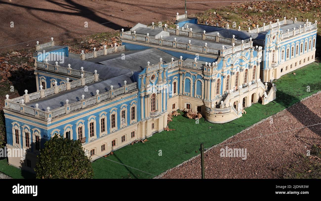 Kyiv, Ukraine November 11, 2021: Mariinsky Palace - Museum of ...