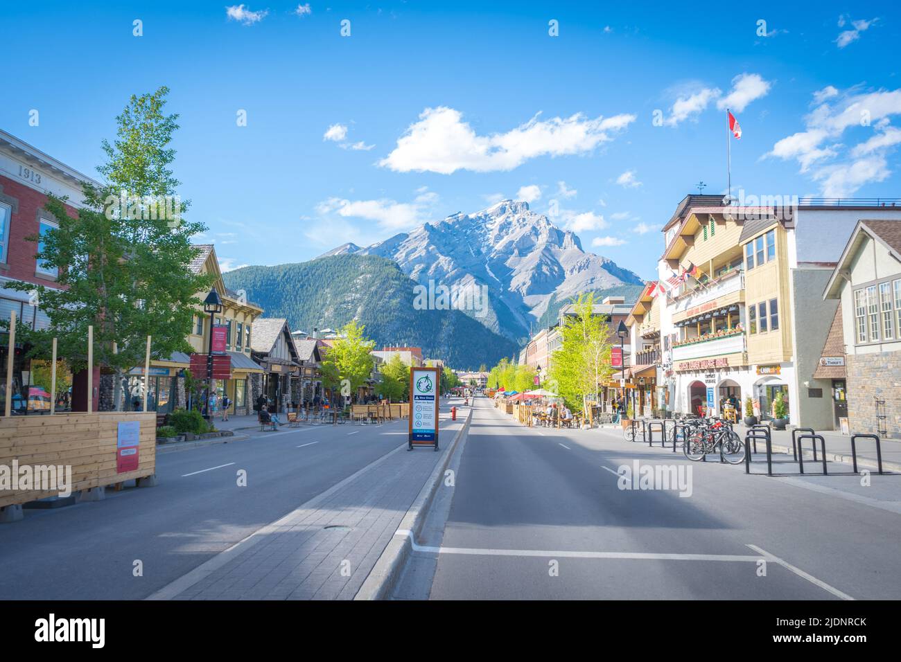 Downtown Banff and the empty street Stock Photo - Alamy