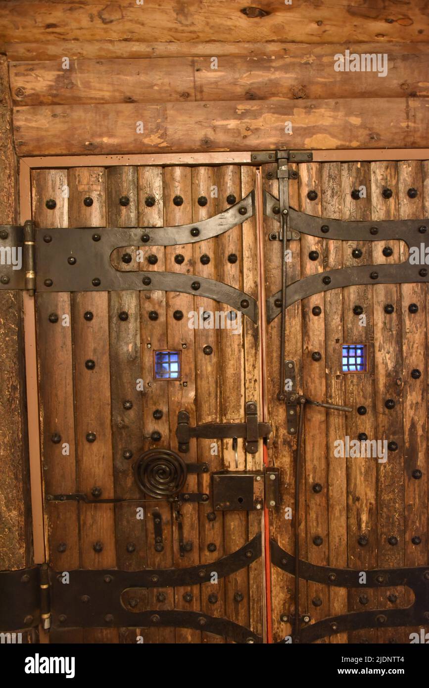 Yellowstone National Park, U.S.A. 5/21-24/2022. Old Faithfull Inn ...