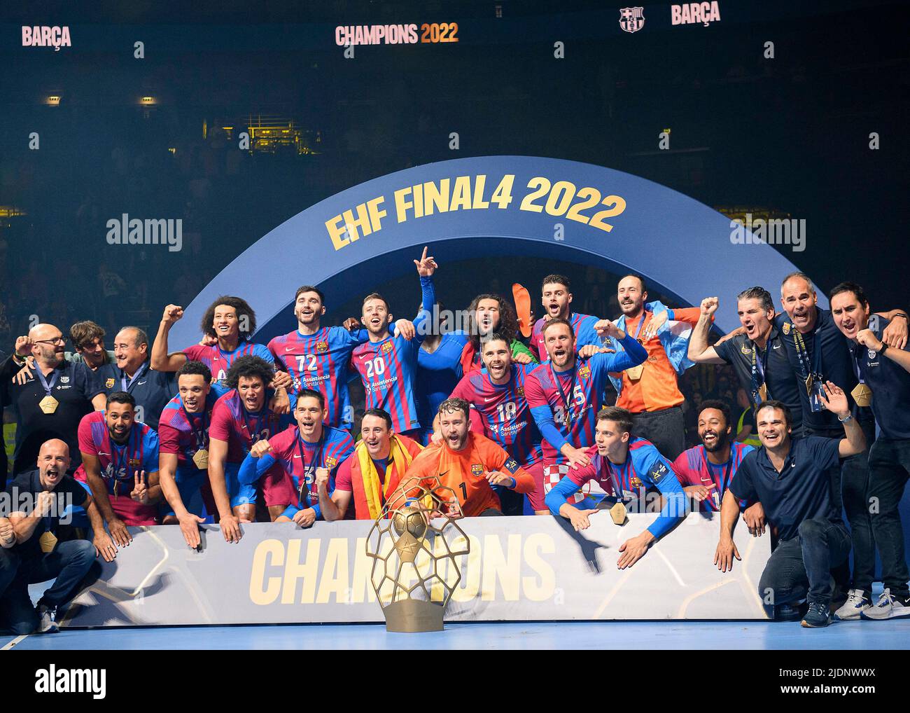 Award ceremony, jubilation Team Barca with the cup, team, handball ...