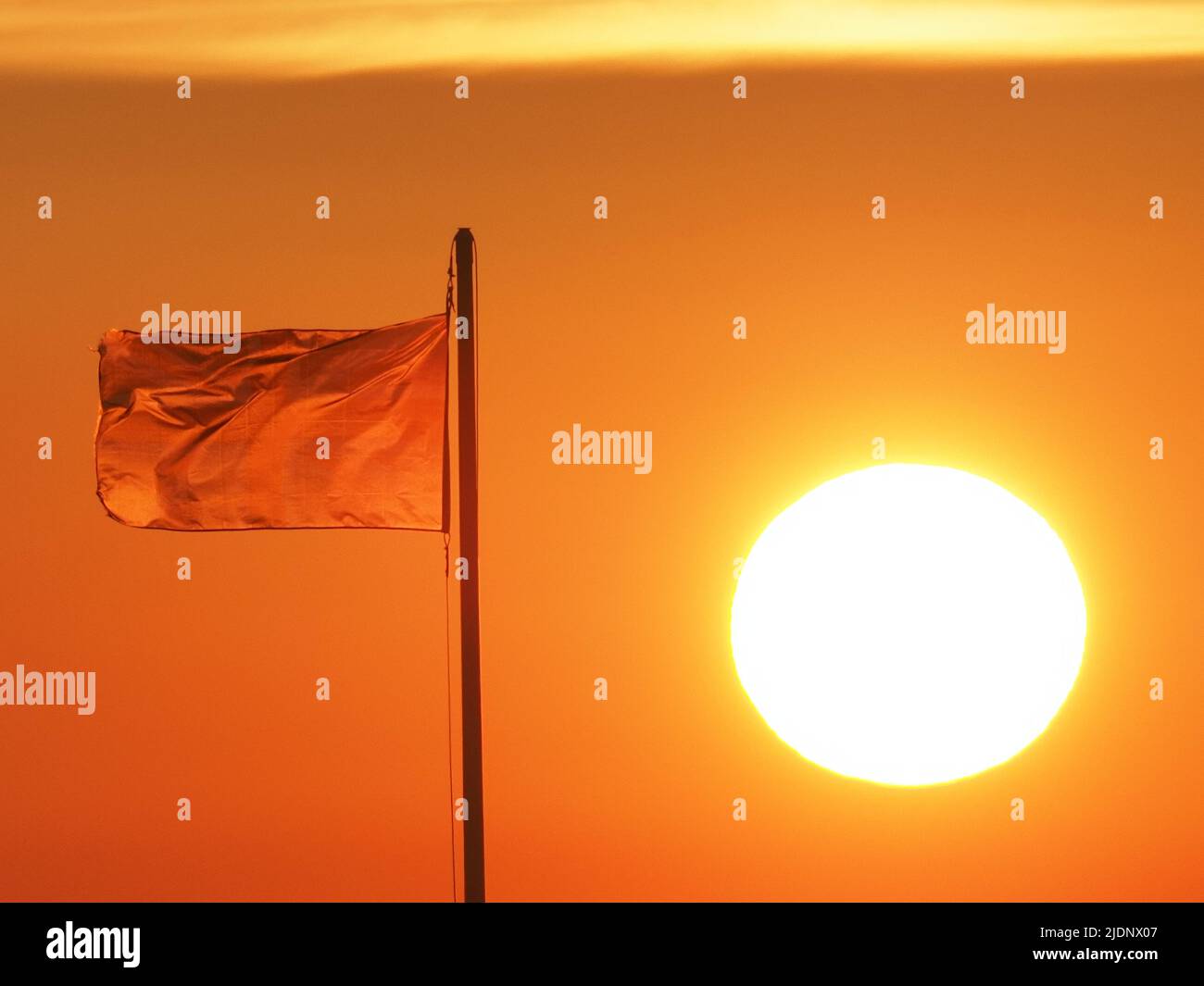 Sheerness, Kent, UK. 22nd June, 2022. UK Weather: sunset in Sheerness ...