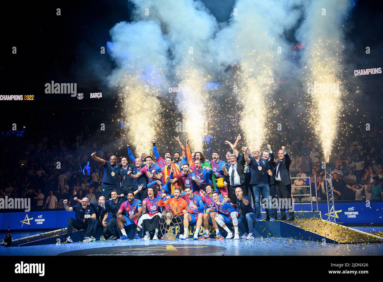 Award ceremony, jubilation Team Barca with the cup, team, handball ...