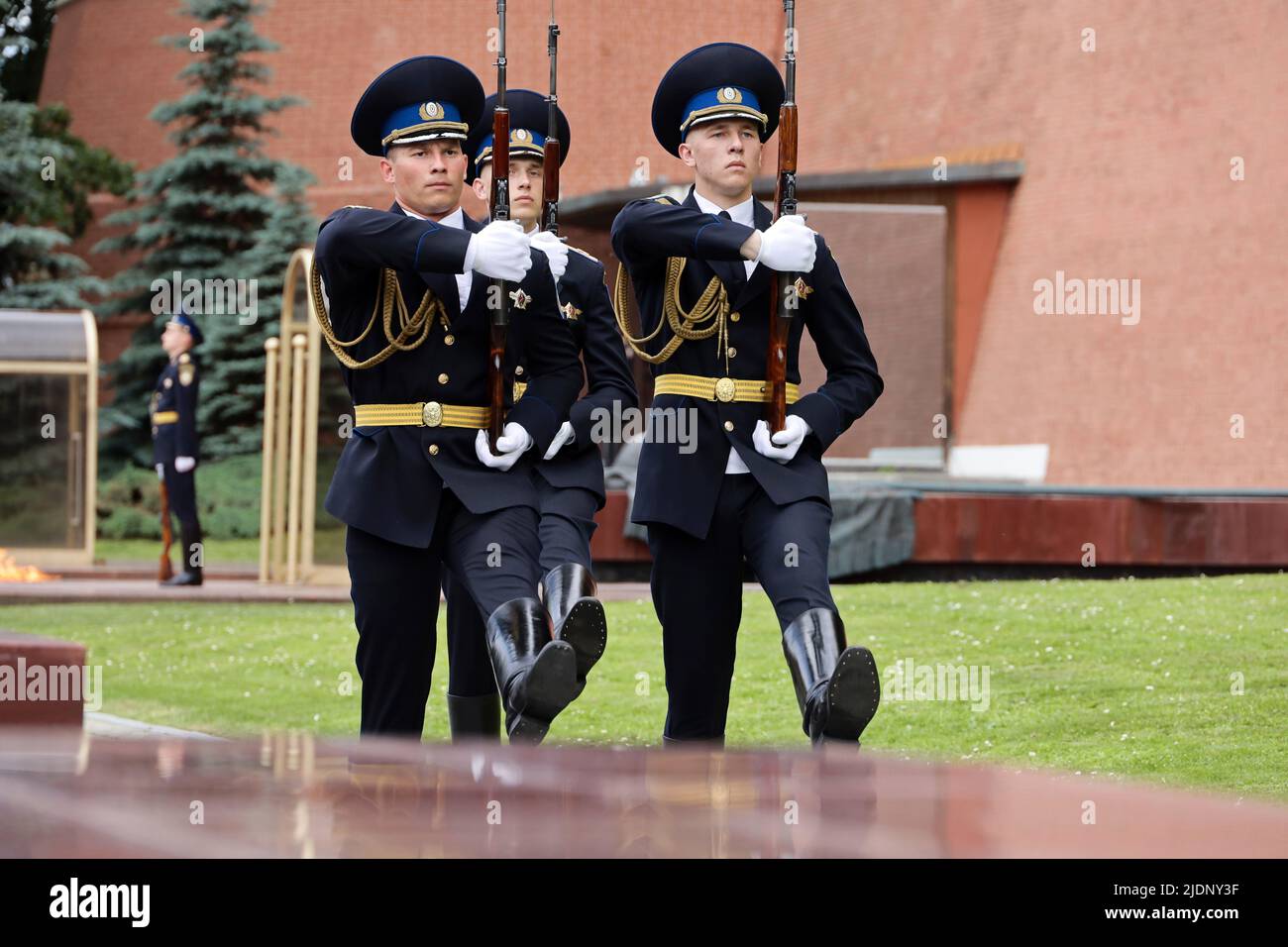 Russian soldiers on march near the Kremlin wall. Change of the honor ...