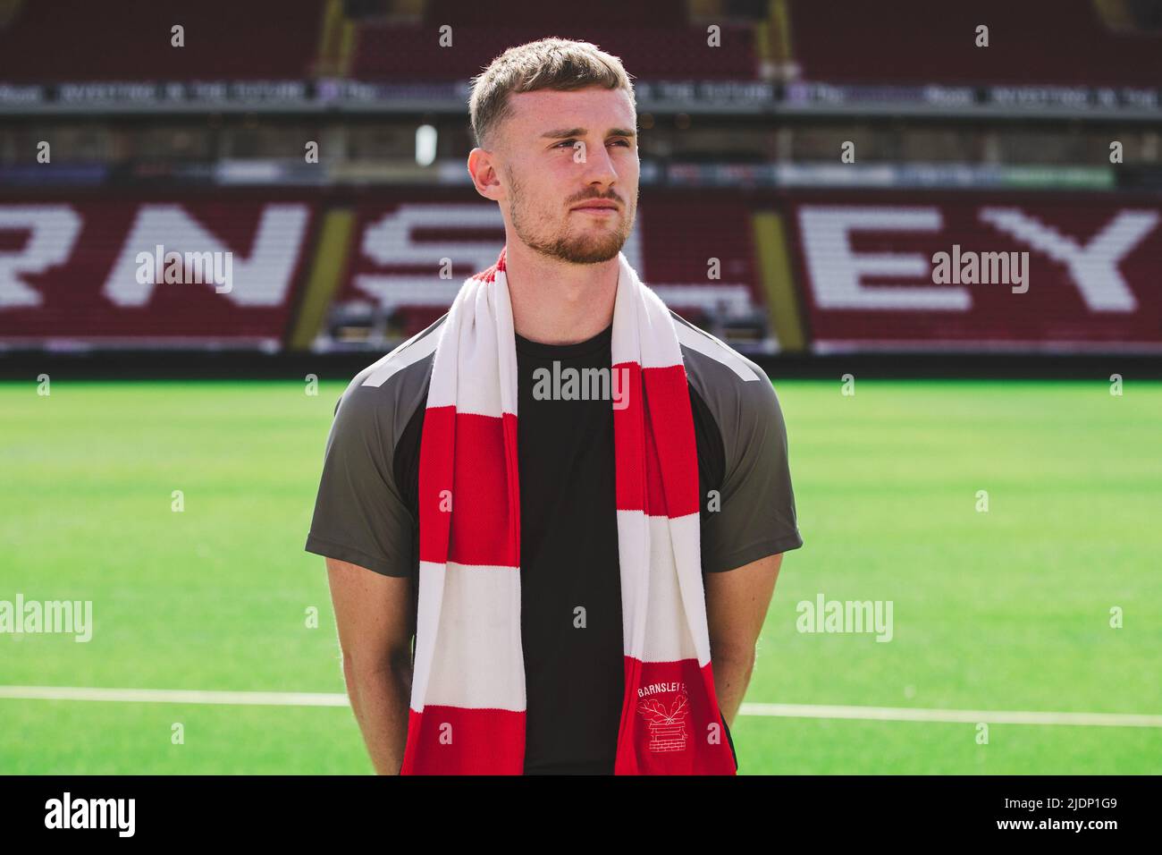 Robbie Cundy signs for Barnsley FC on a two year deal Stock Photo - Alamy