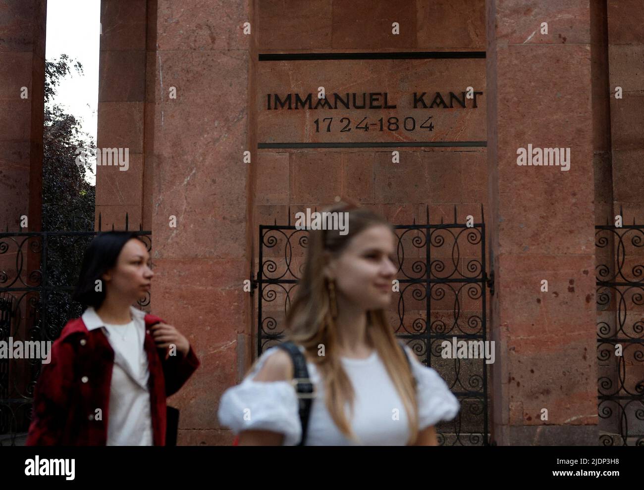 Kaliningrad immanuel kant tomb hi-res stock photography and images - Alamy