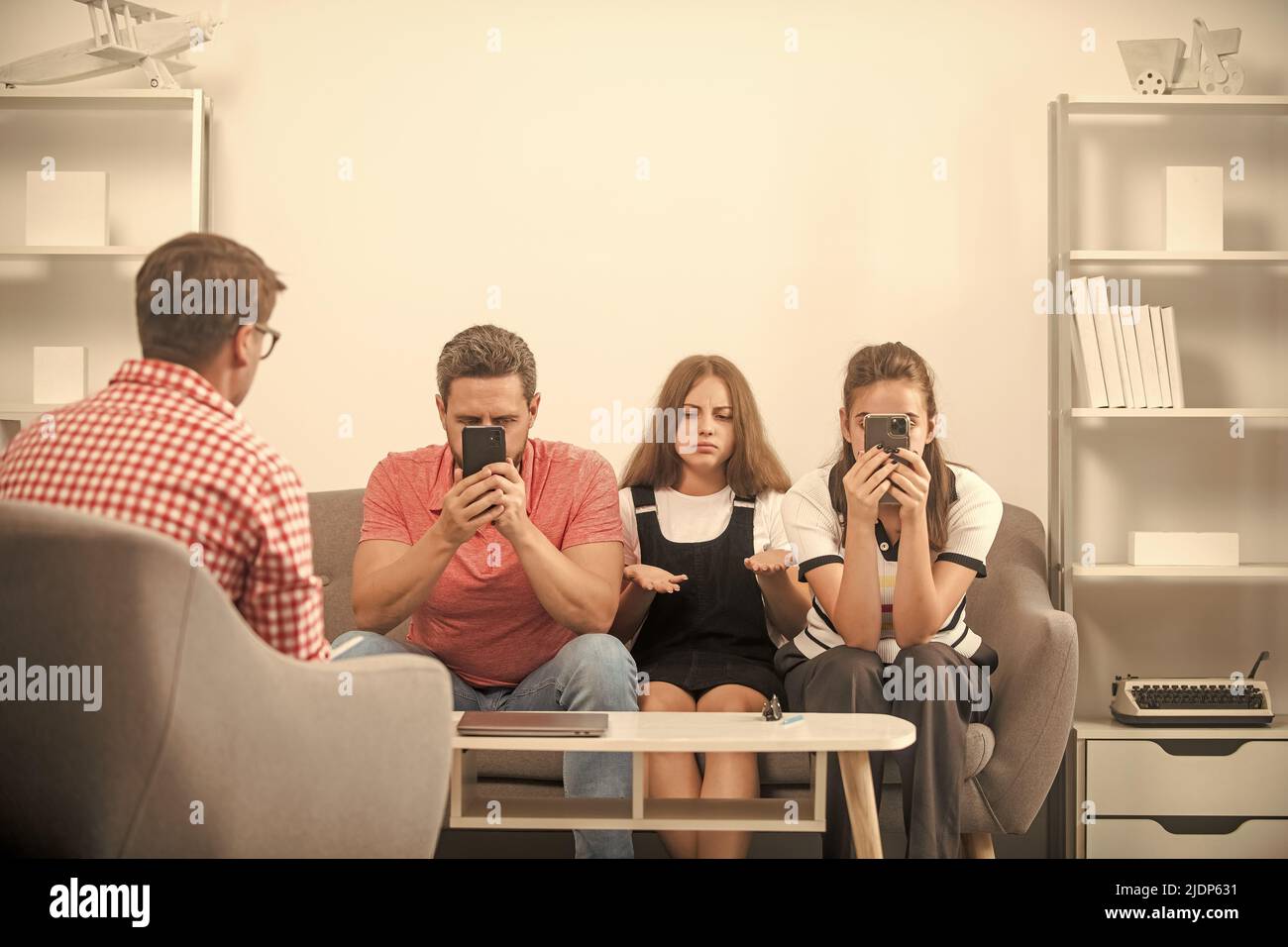parent-teacher meeting. daddy mother and child at psychologist session ...