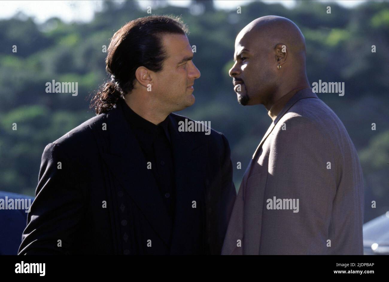 SEAGAL,WAYANS, THE GLIMMER MAN, 1996 Stock Photo - Alamy