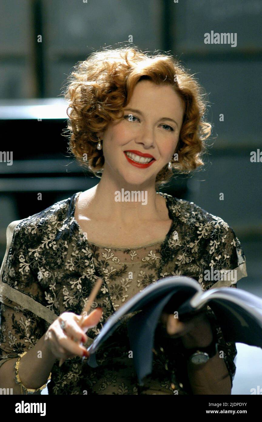 Annette bening and hi-res stock photography and images - Alamy