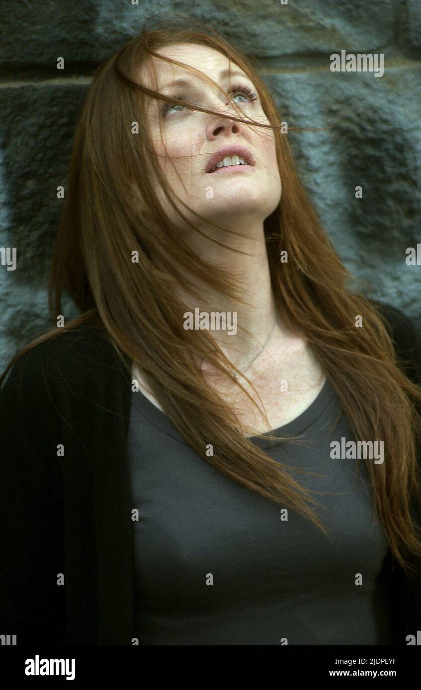 JULIANNE MOORE, THE FORGOTTEN, 2004 Stock Photo - Alamy