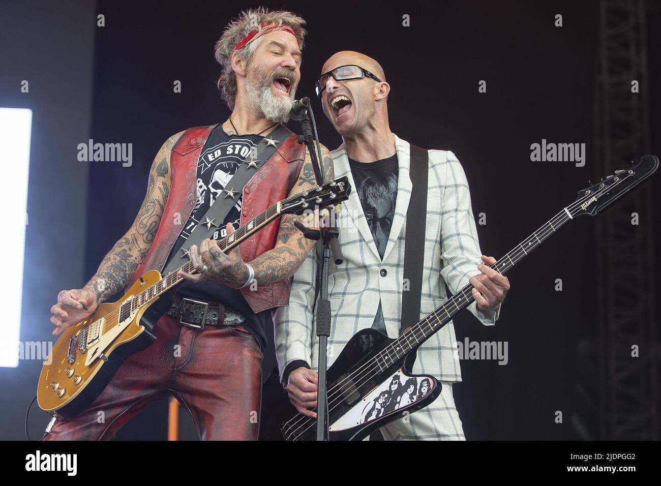 PORTSMOUTH, ENGLAND: Terrorvision perform on day 1 of the Victorious ...