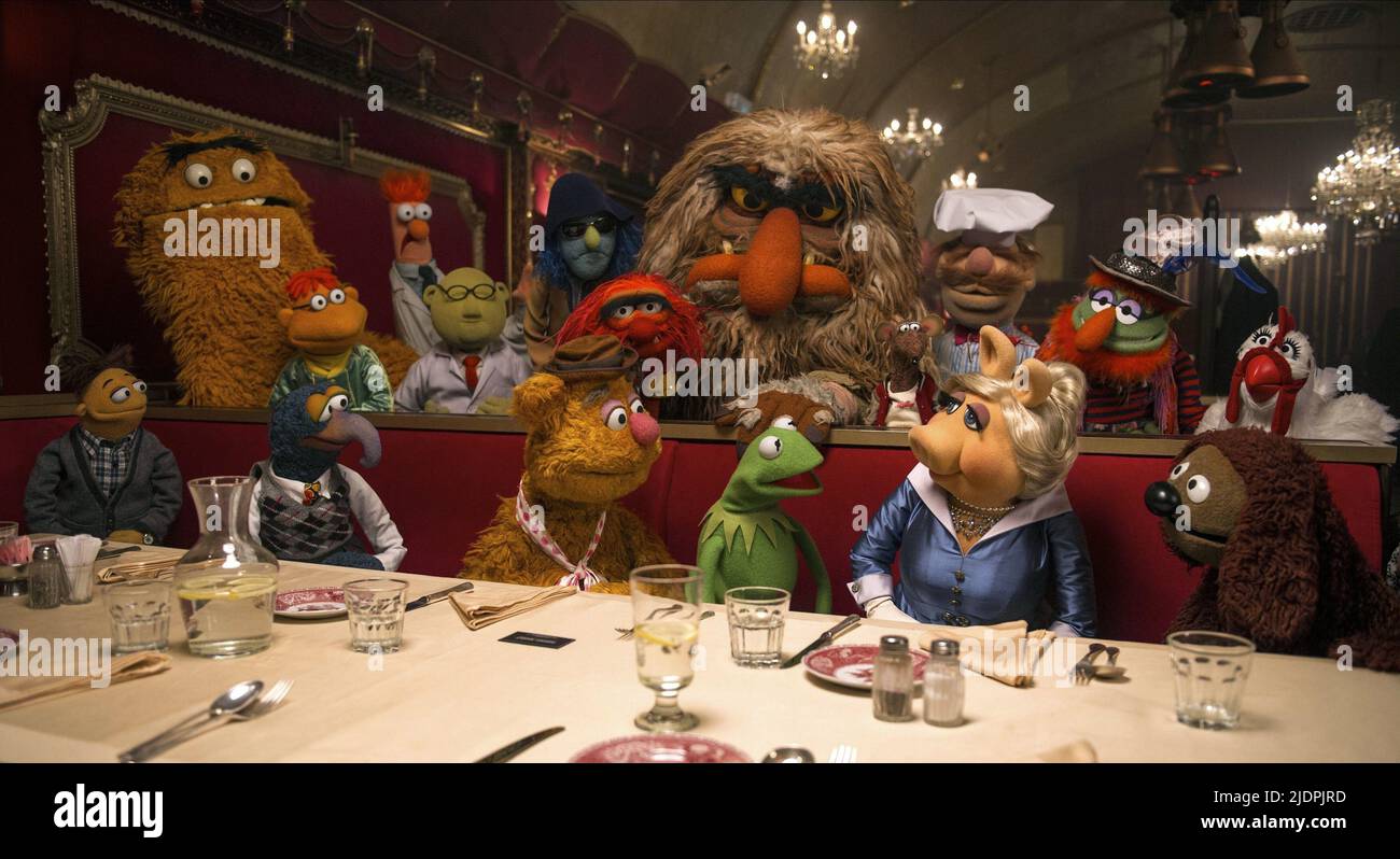 MUPPETS GROUPE SCENE, MUPPETS MOST WANTED, 2014 Stock Photo - Alamy