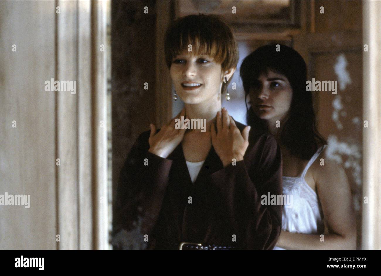 Bridget fonda jennifer jason leigh hi-res stock photography and images ...