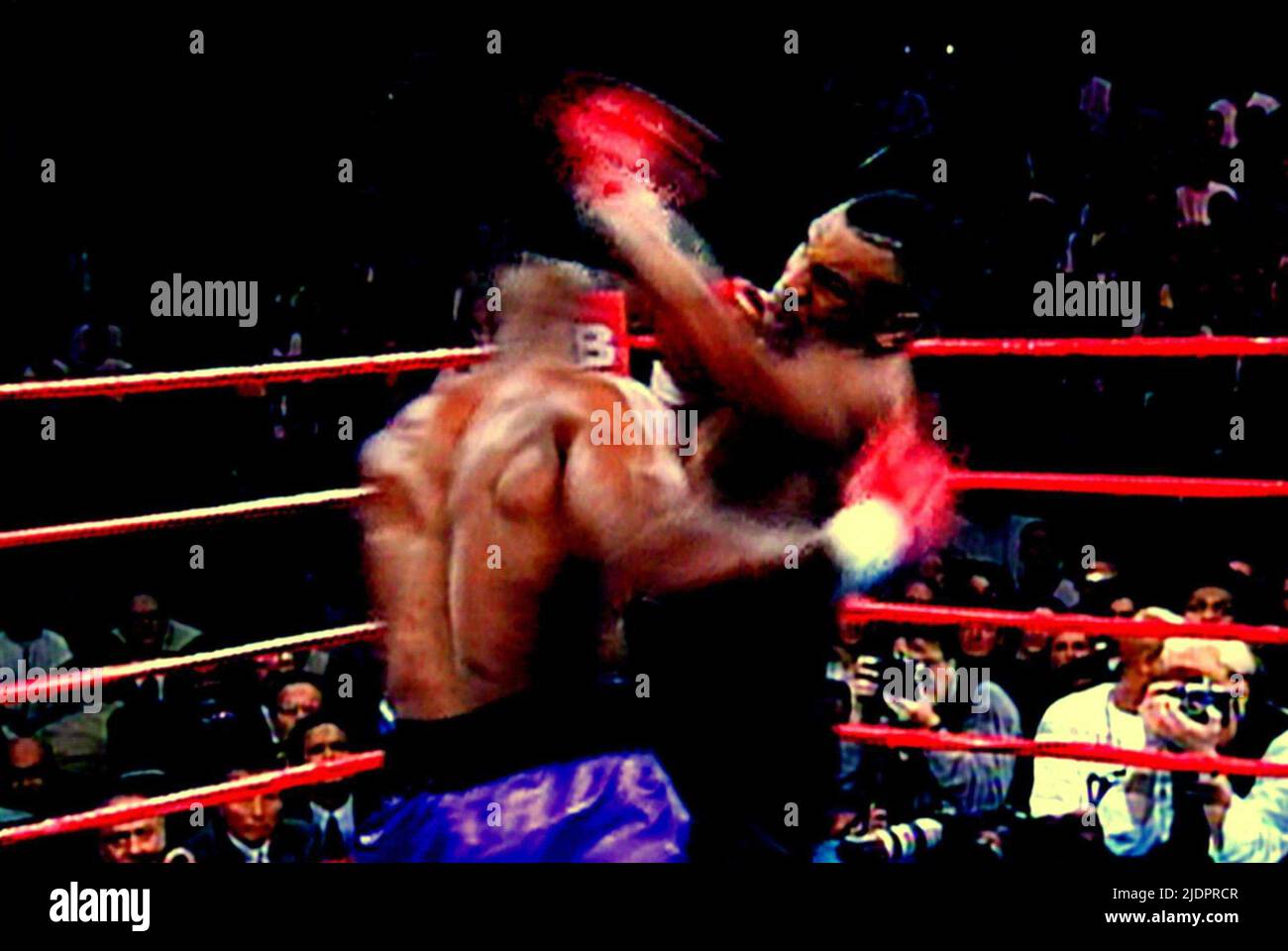 Mike tyson evander holyfield fight hi-res stock photography and images ...