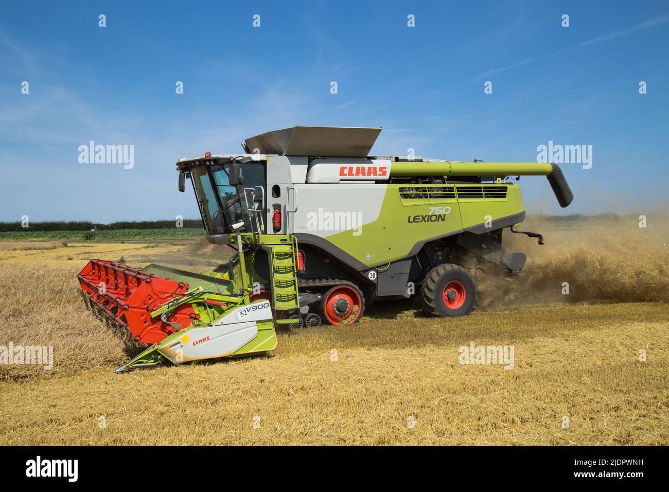 Combine harvester working in Lincolnshire, UK, in summer 2021 Stock ...