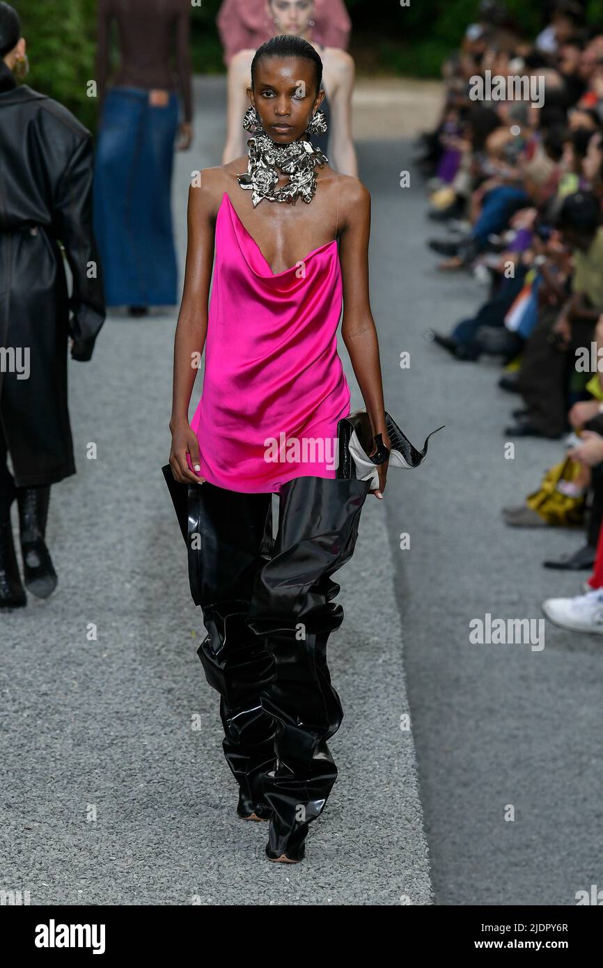 Y Project Ss23 Runway During Paris Fashion Week On June 2022 Paris