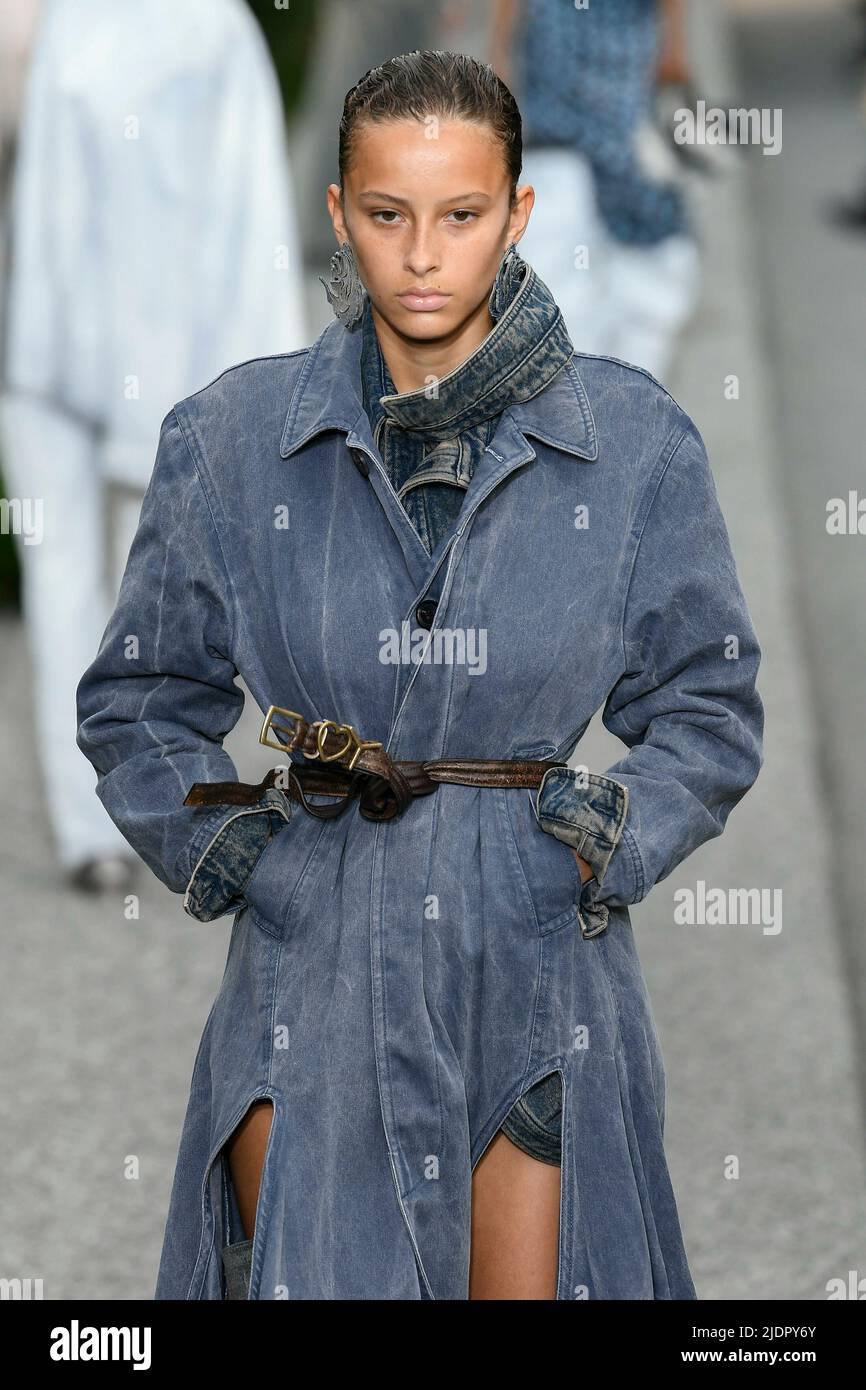 Y/PROJECT SS23 runway during Paris Fashion Week on June 2022 - Paris ...