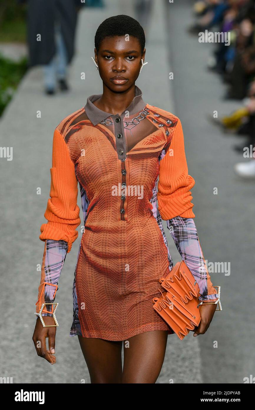 Y/PROJECT SS23 runway during Paris Fashion Week on June 2022 - Paris ...