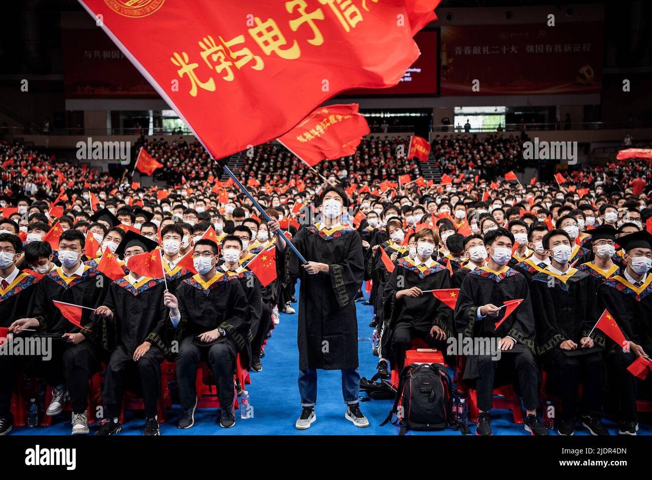 Chinese graduates flag hi-res stock photography and images - Alamy