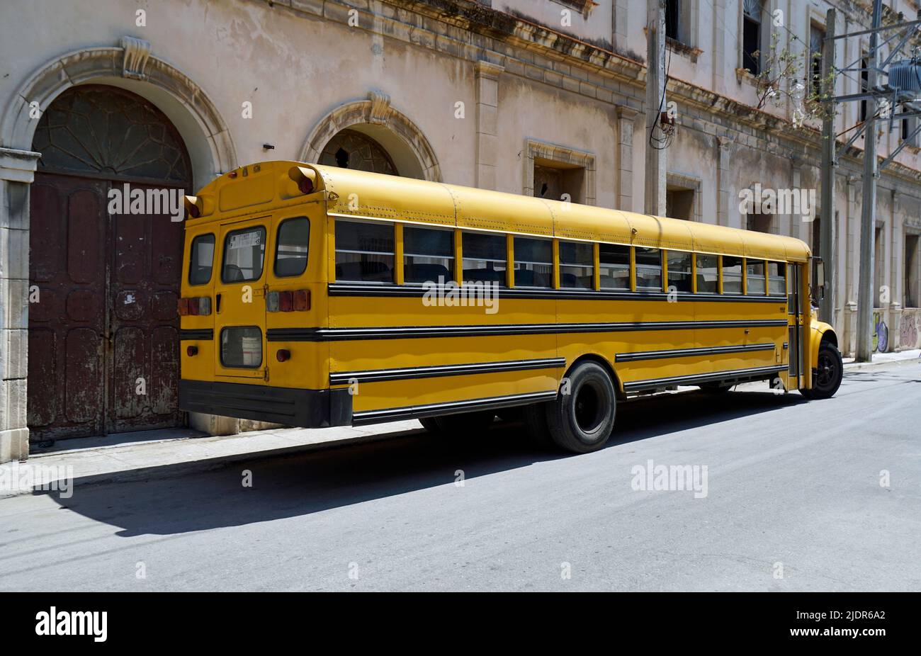 School bus havana hi-res stock photography and images - Alamy