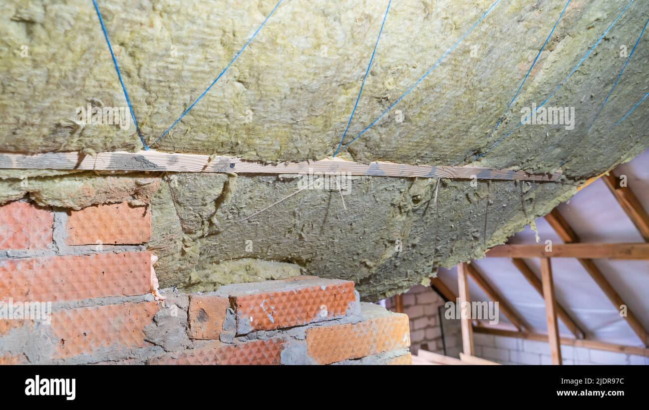 The roof is insulated with mineral sheet insulation, mineral wool is ...