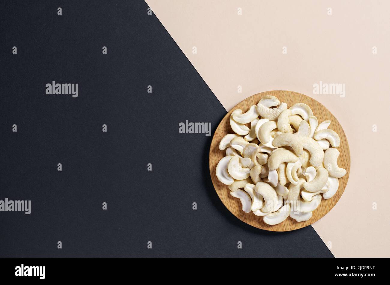 Two cashew nuts hi-res stock photography and images - Alamy