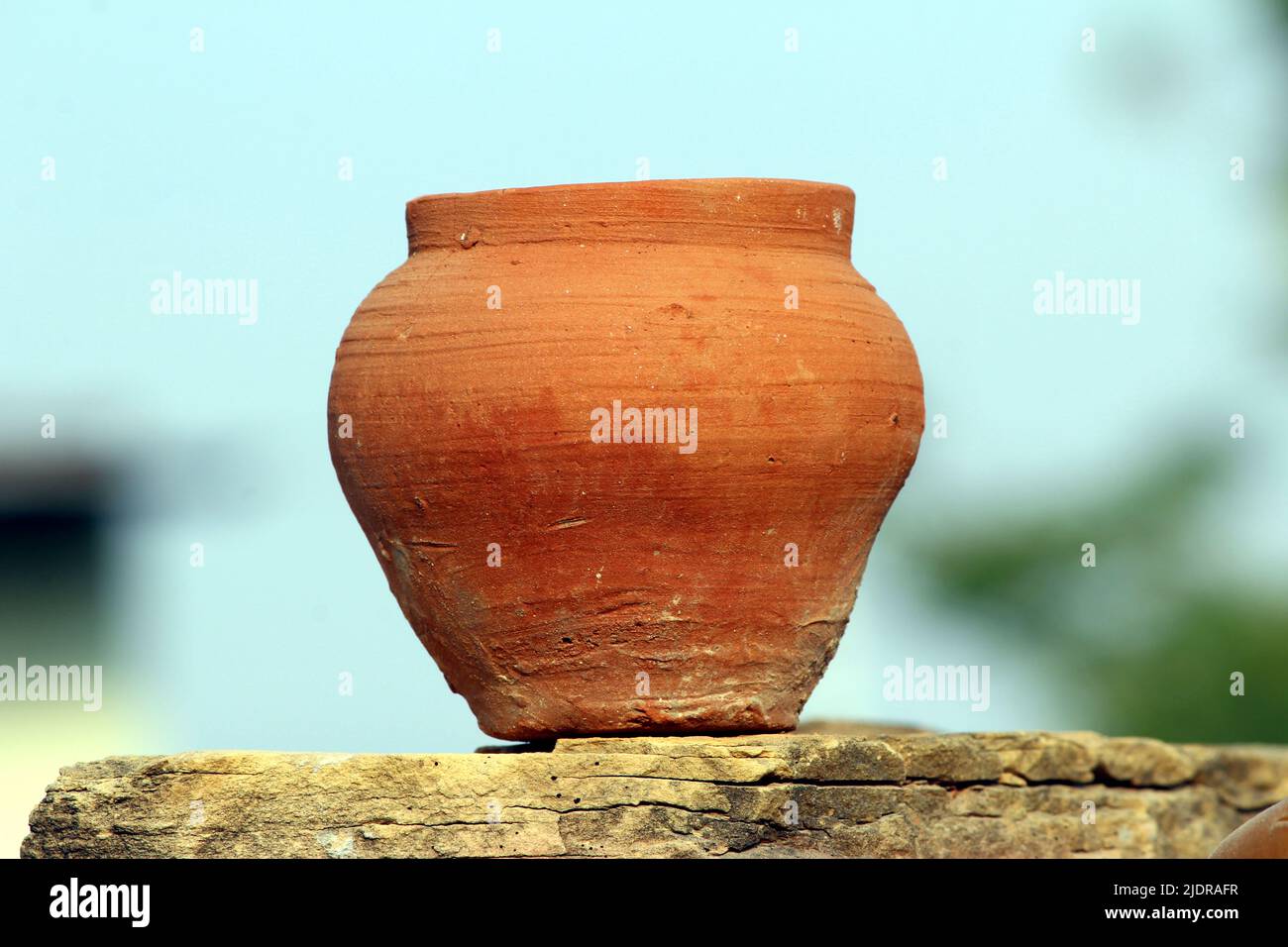 Clay pot texture hi-res stock photography and images - Alamy
