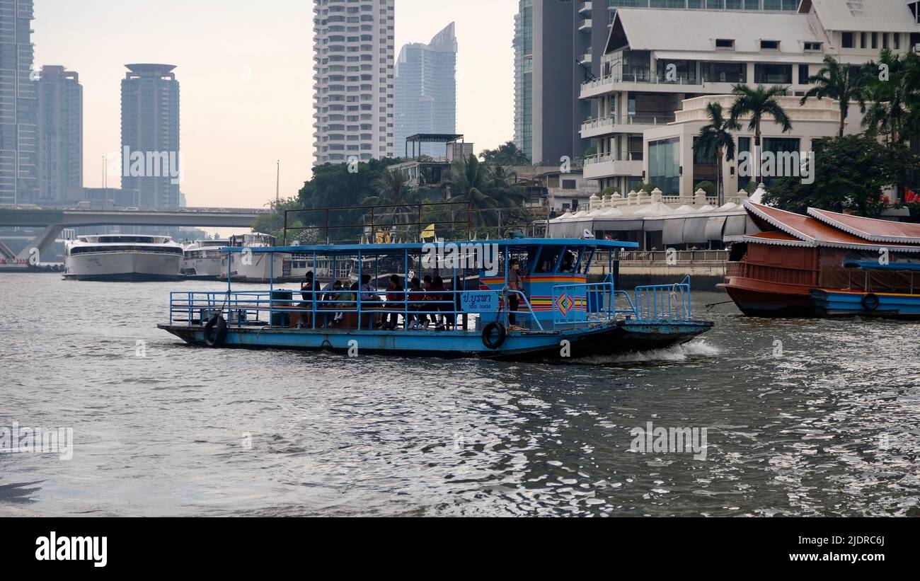 Bangkok cross river ferries Chao Phraya River Stock Photo - Alamy