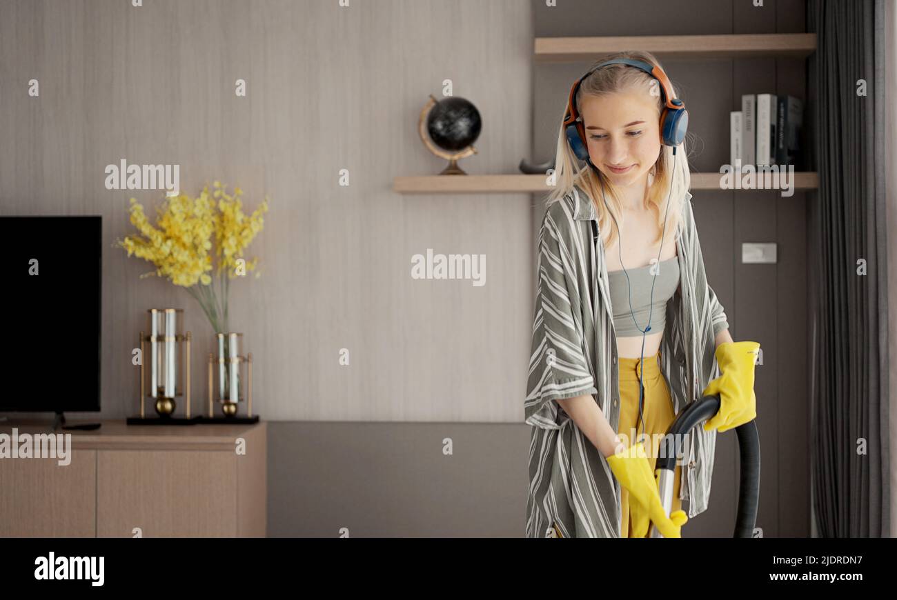 Woman doing housework hi-res stock photography and images - Alamy
