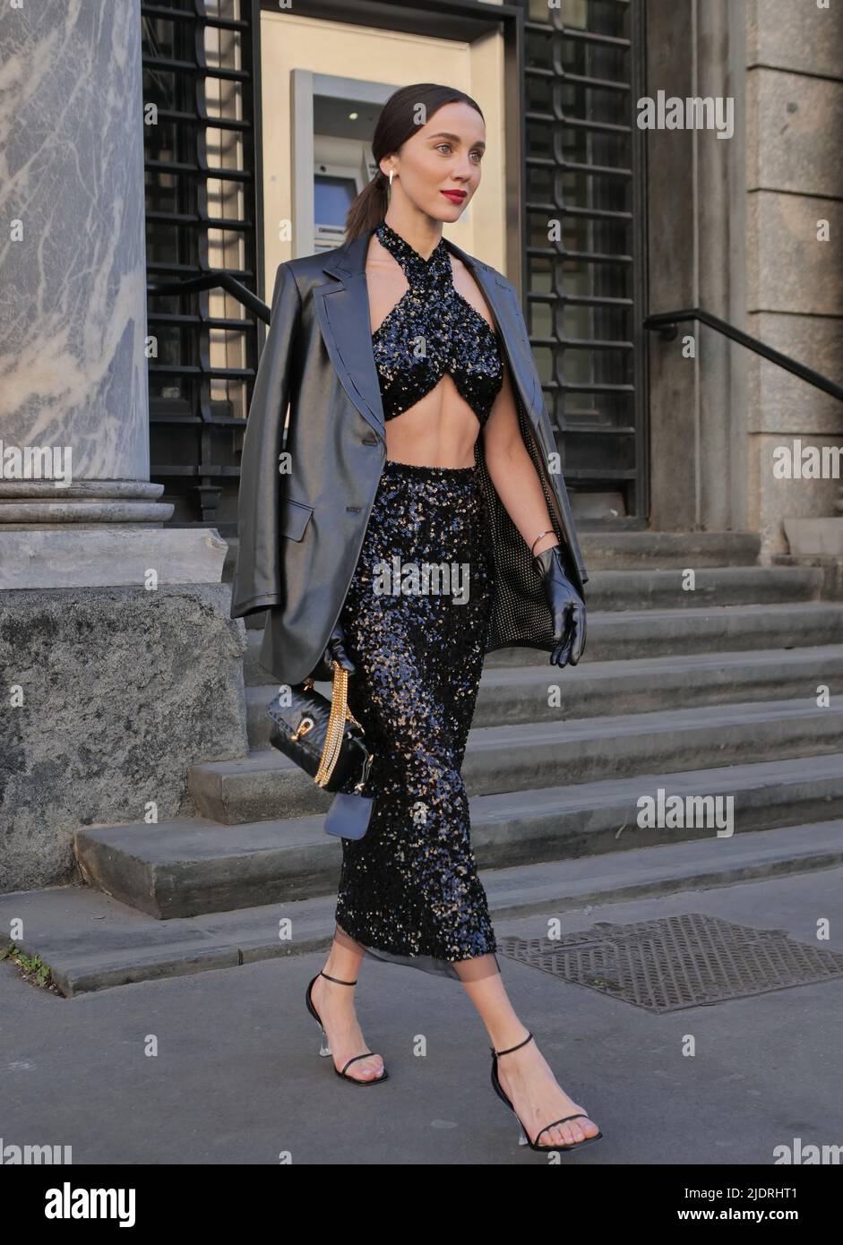 Mary Leest street style outfit before Ermanno Scervino fashion show ...