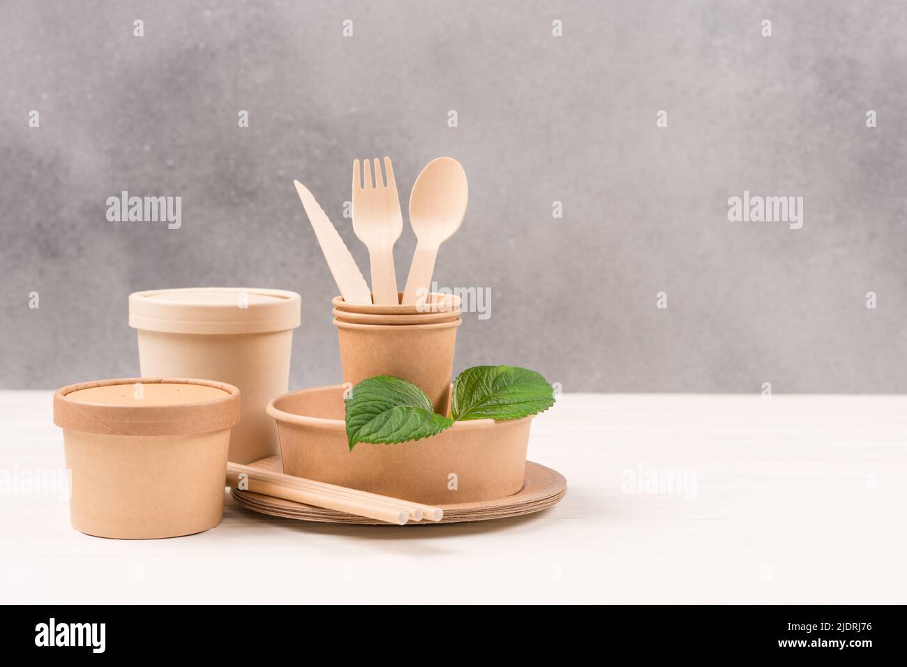 Catering, paper utensils - paper plates, food containers, cups and ...