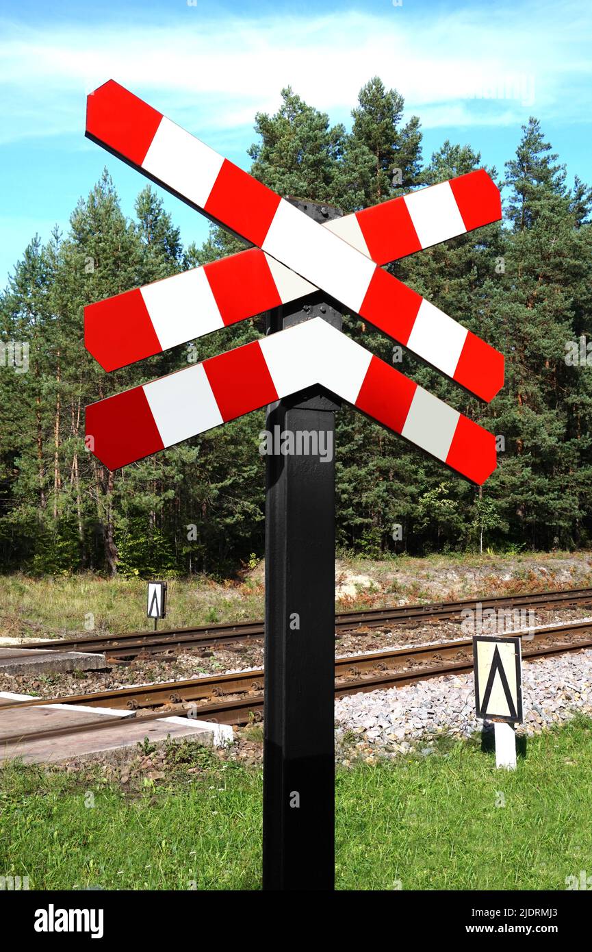 Railroad crossing in rural area Stock Photo - Alamy