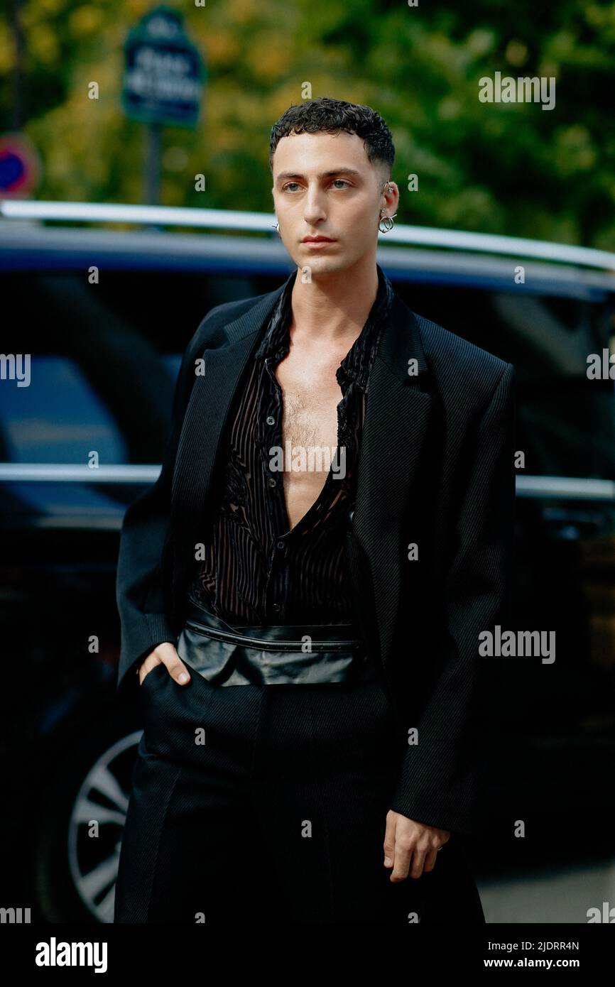 Street style, Alexander Roth arriving at Egonlab Spring-Summer Menswear ...