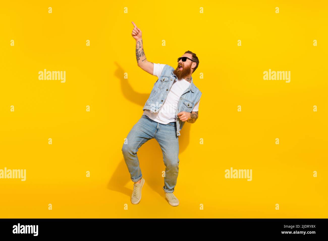 Full length photo of overjoyed satisfied person enjoy dancing have fun ...