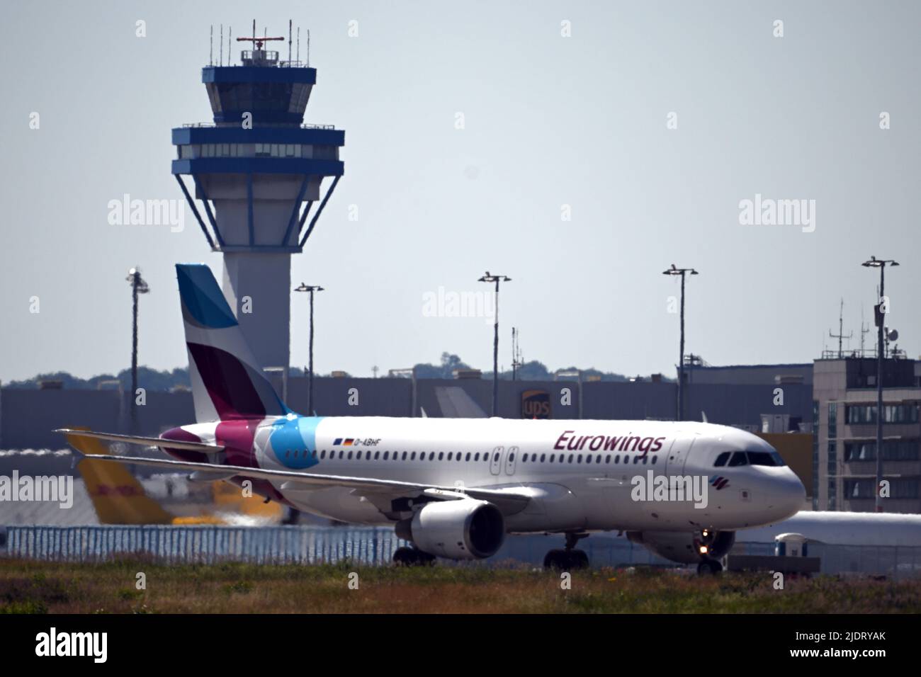 Go air airbus a320 hi-res stock photography and images - Alamy