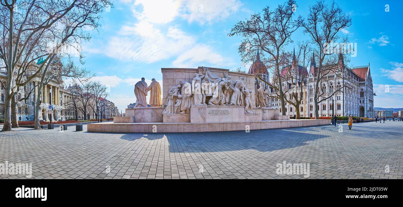 Panorama of stone Lajos Kossuth Square with its famous buildings of ...