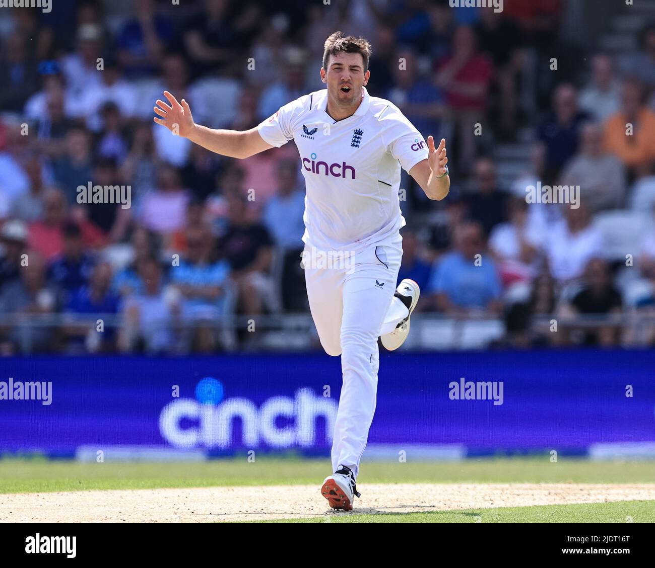 Jamie Overton of England delivers the ball Stock Photo - Alamy