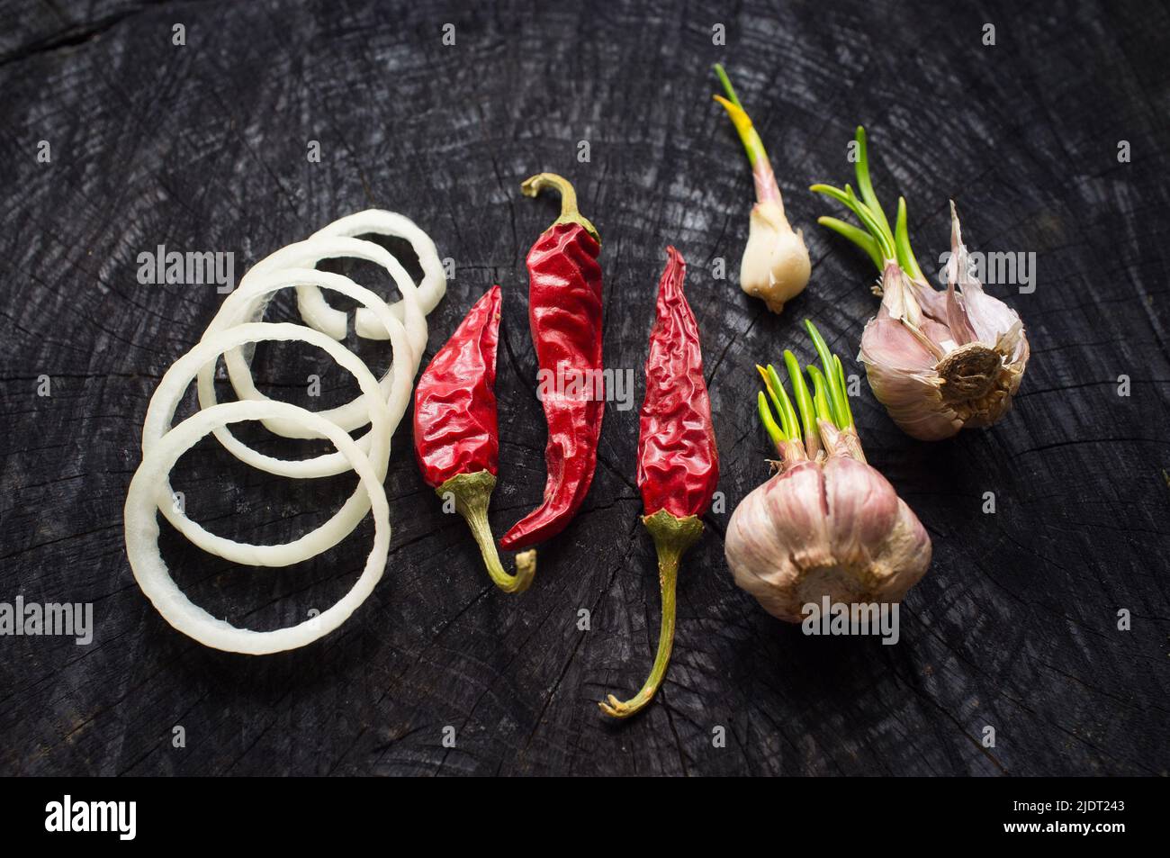 Sliced red onion garlic hi-res stock photography and images - Alamy