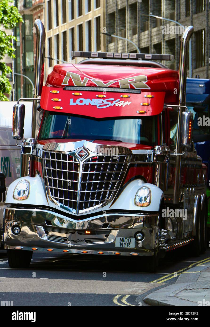 An International Trucks Lonestar recovery lorry UK registered from Neil ...