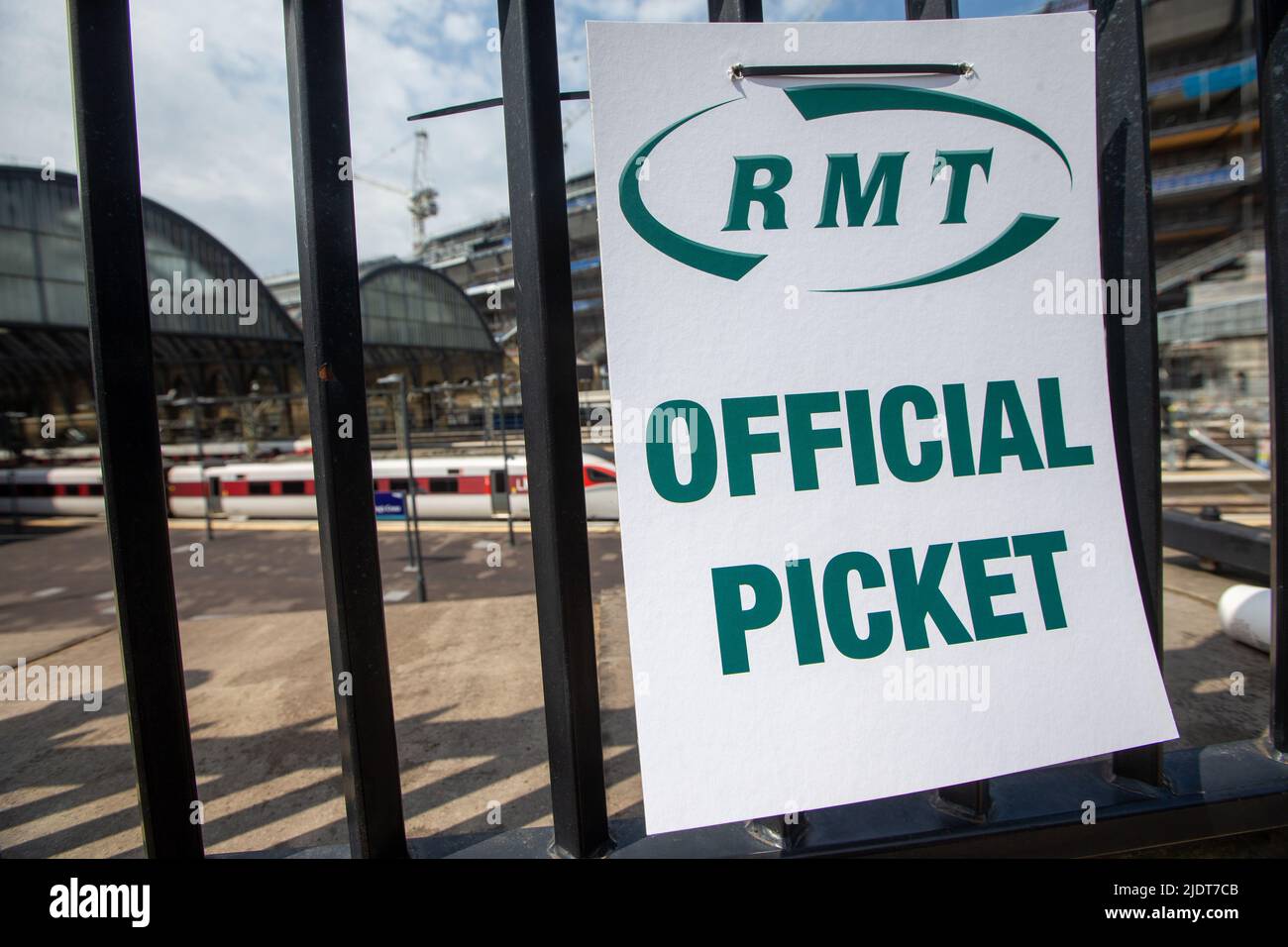 Rmt official picket sign hi-res stock photography and images - Alamy