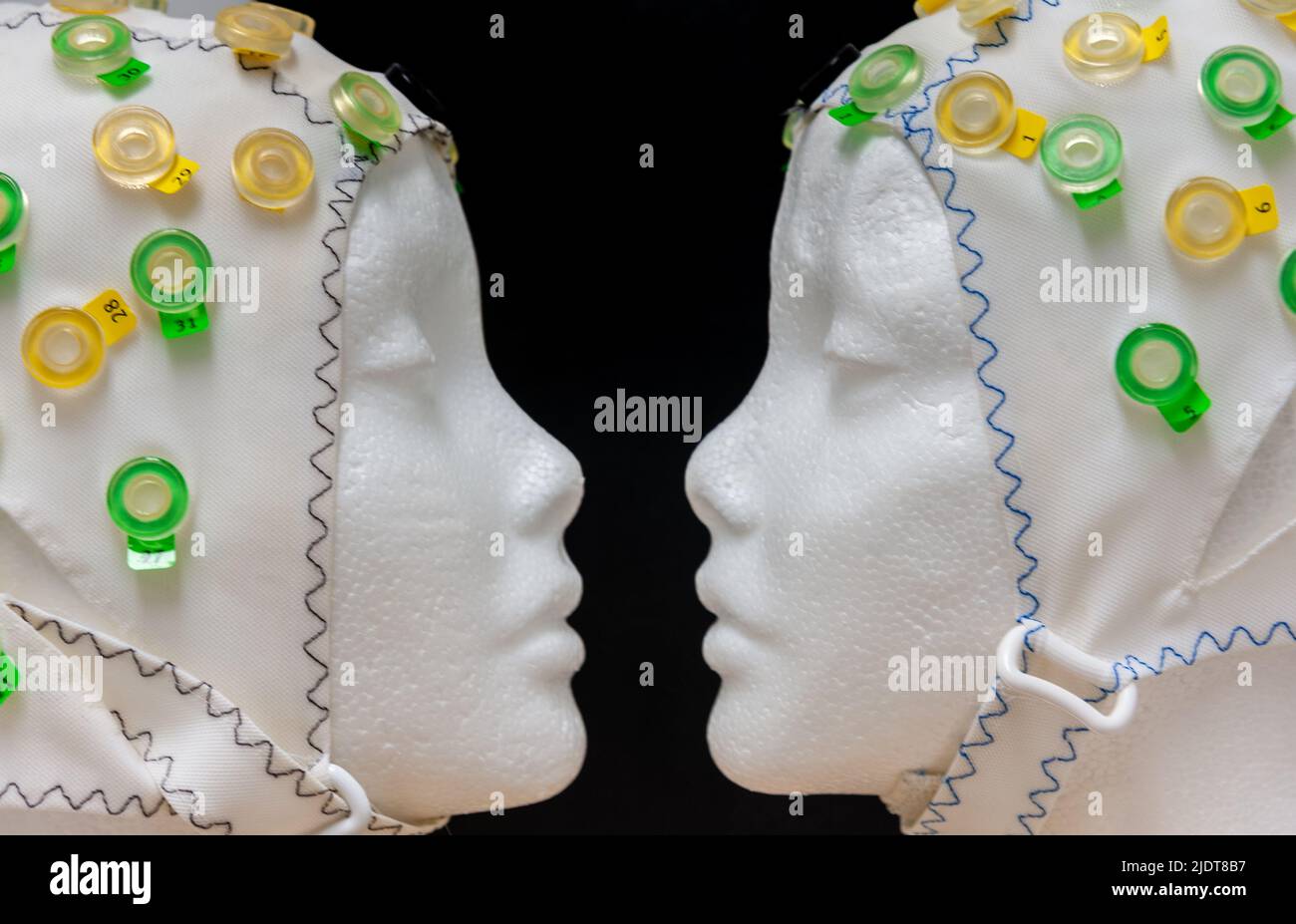 Optical illusion drawing face vase hi-res stock photography and images ...